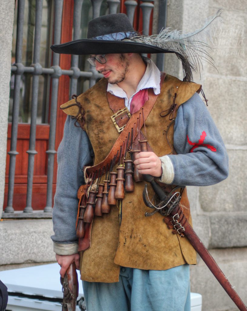 «Soldado» de los Tercios durante la «acampada» que realizó la ...